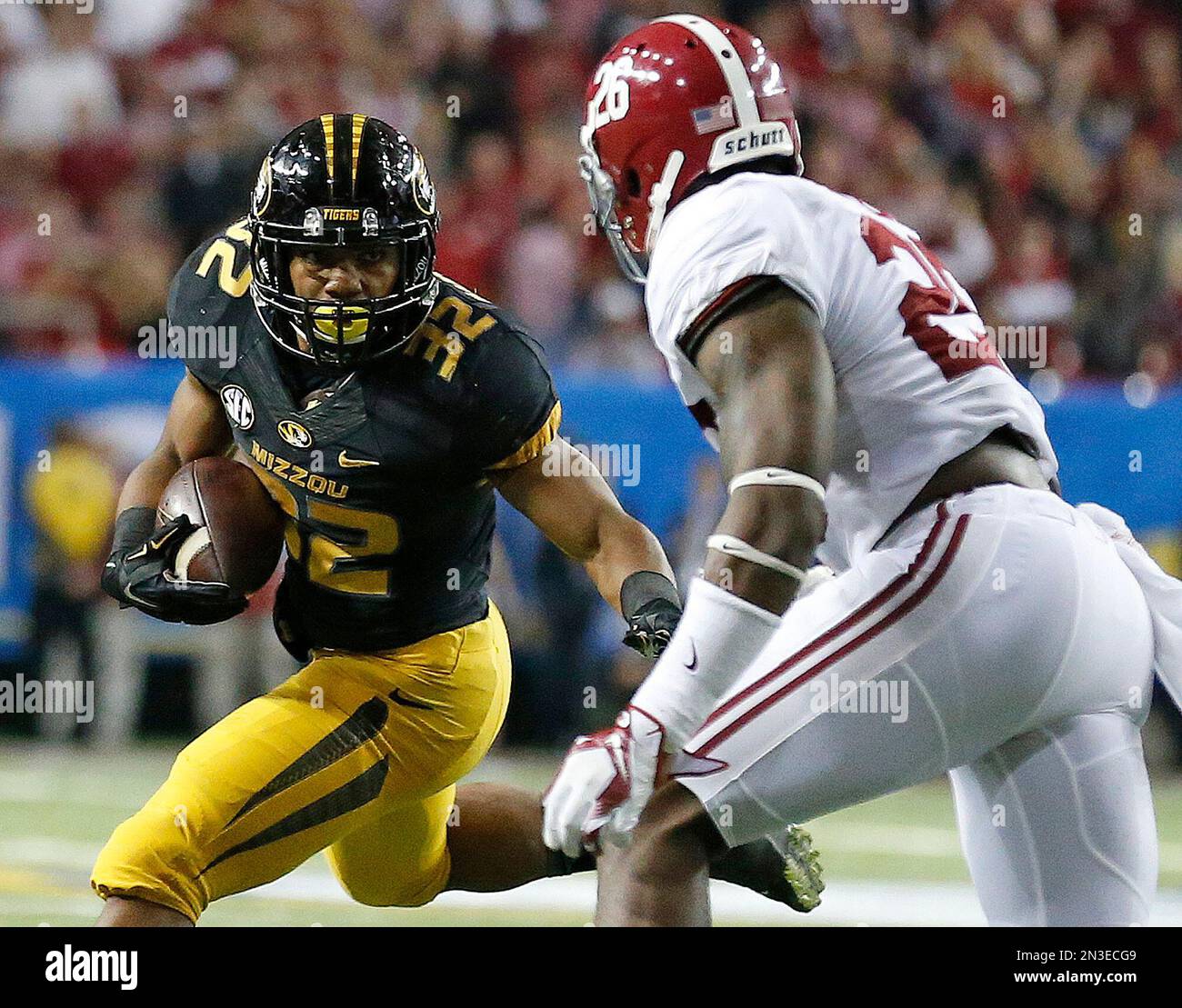 Missouri running back Russell Hansbrough (32) runs toward Alabama ...