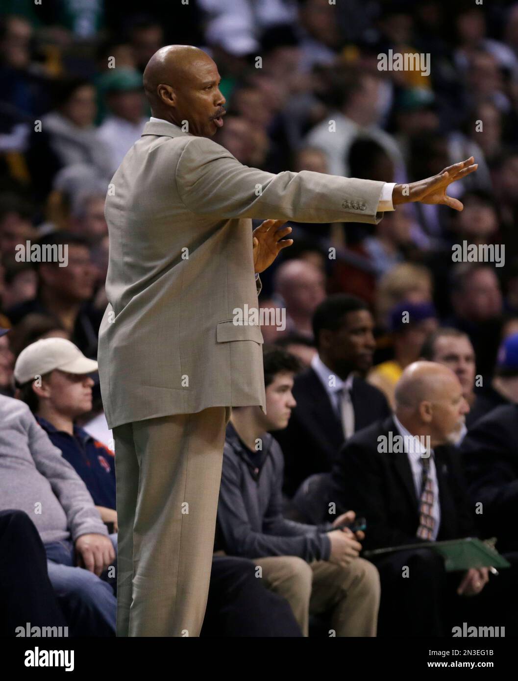 Los Angeles Lakers head coach Byron Scott calls to his players during ...
