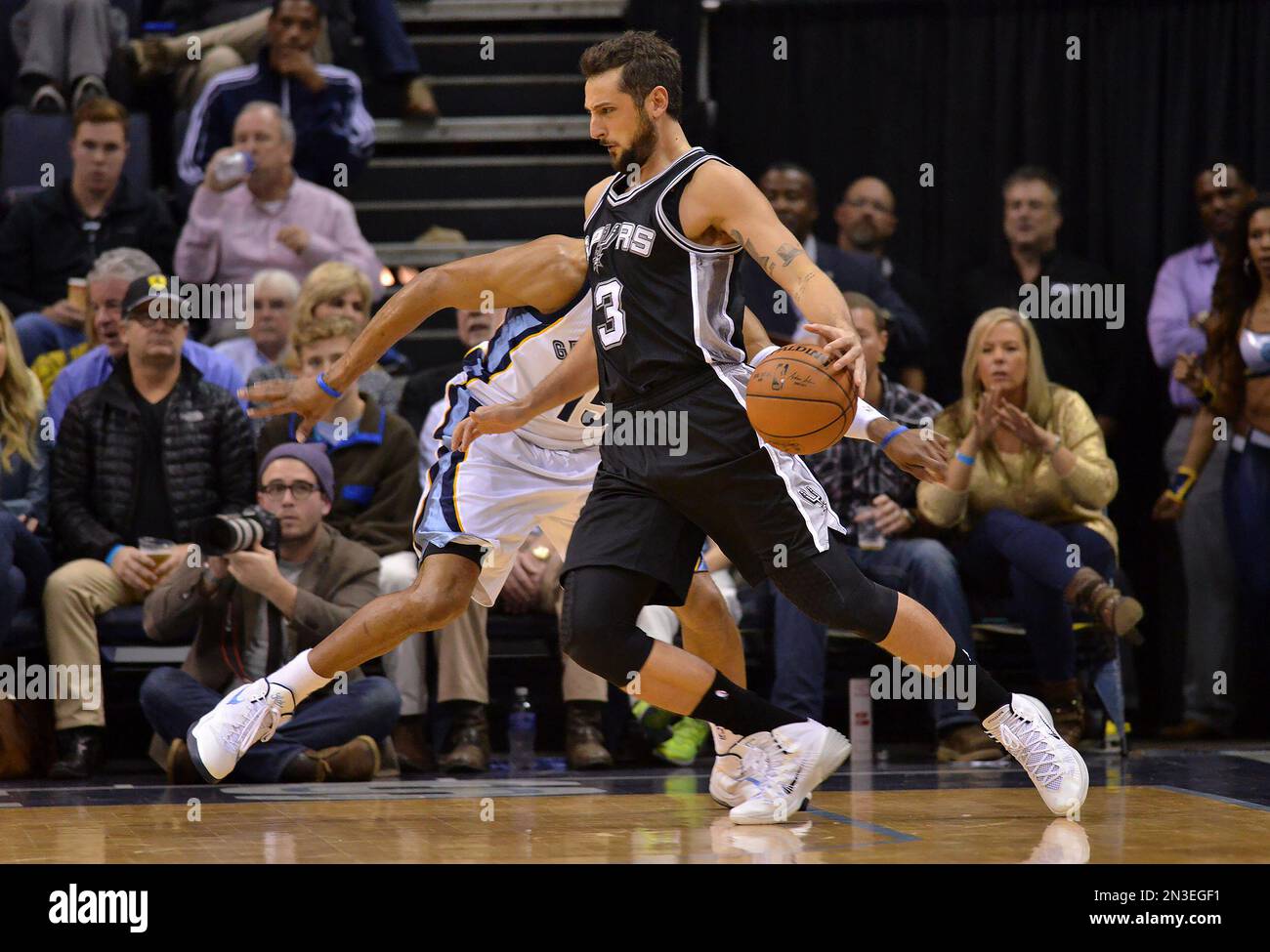 Memphis Grizzlies guard Jordan Adams (3) drives around Memphis ...