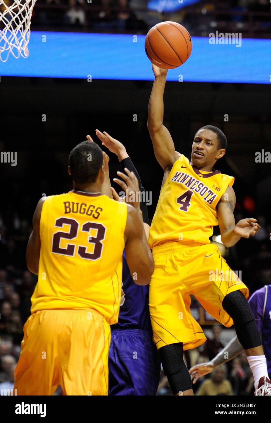 Minnesota guard DeAndre Mathieu (4) passes against Western Carolina to ...
