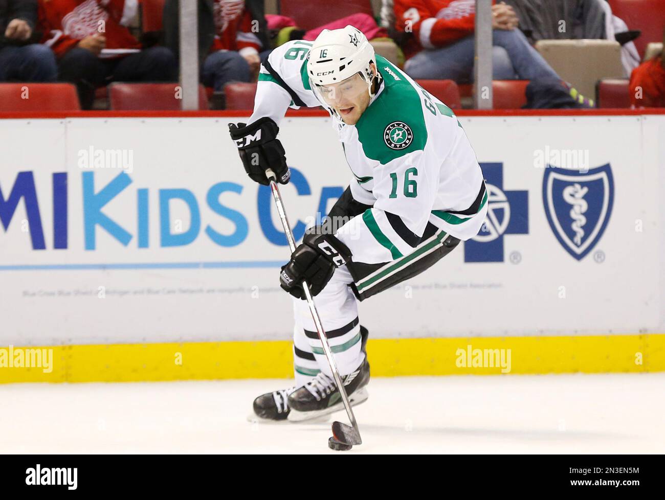 Dallas Stars left wing Ryan Garbutt (16) skates against the Detroit Red ...