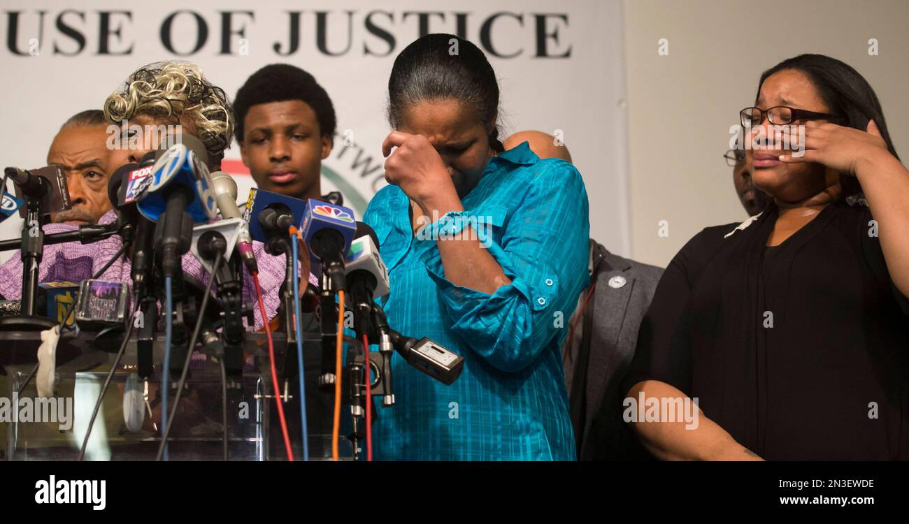 Esaw Garner, wife of Eric Garner, center, and Emerald Garner, Garner's ...