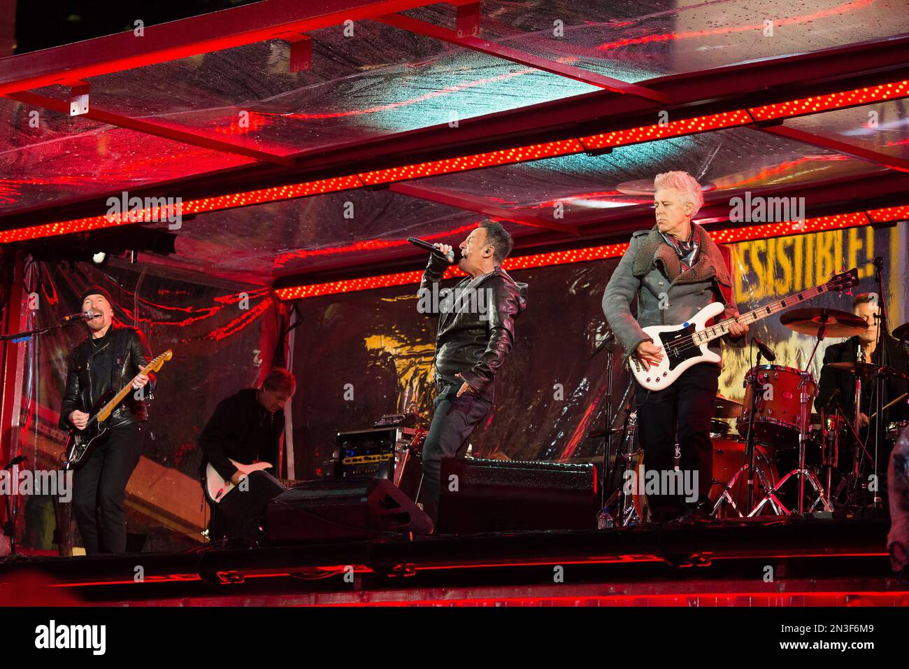 Bruce Springsteen and U2 perform during the World AIDS Day (RED ...