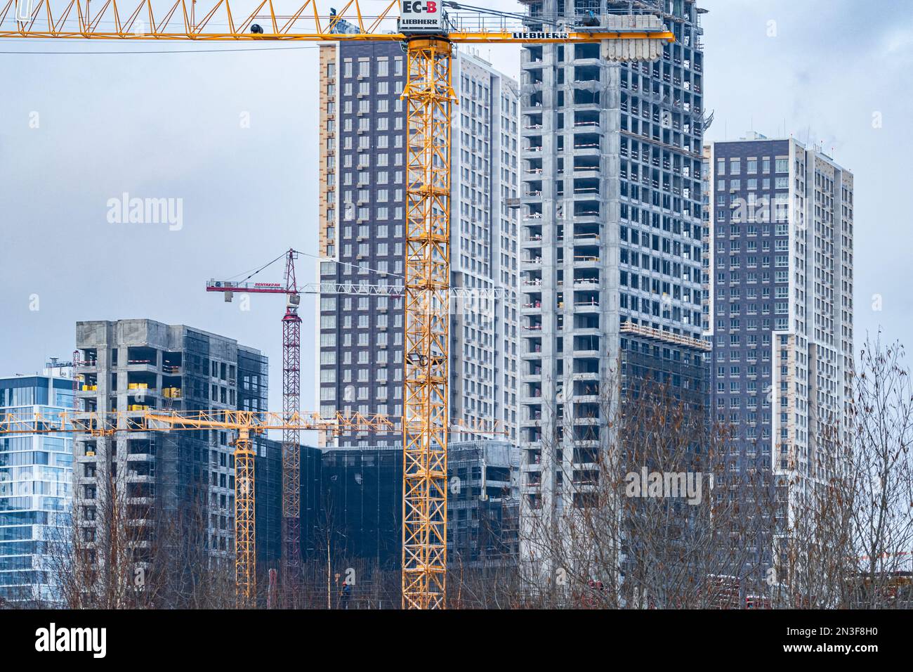 Russia, Moscow. Construction of new buildings Stock Photo - Alamy