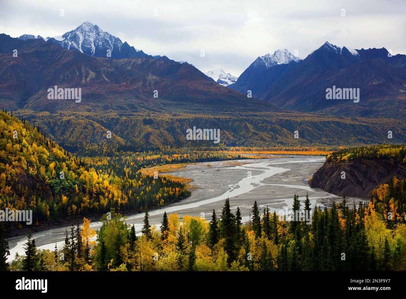 A stunning view of the Matanuska River Valley in full autumn color in ...