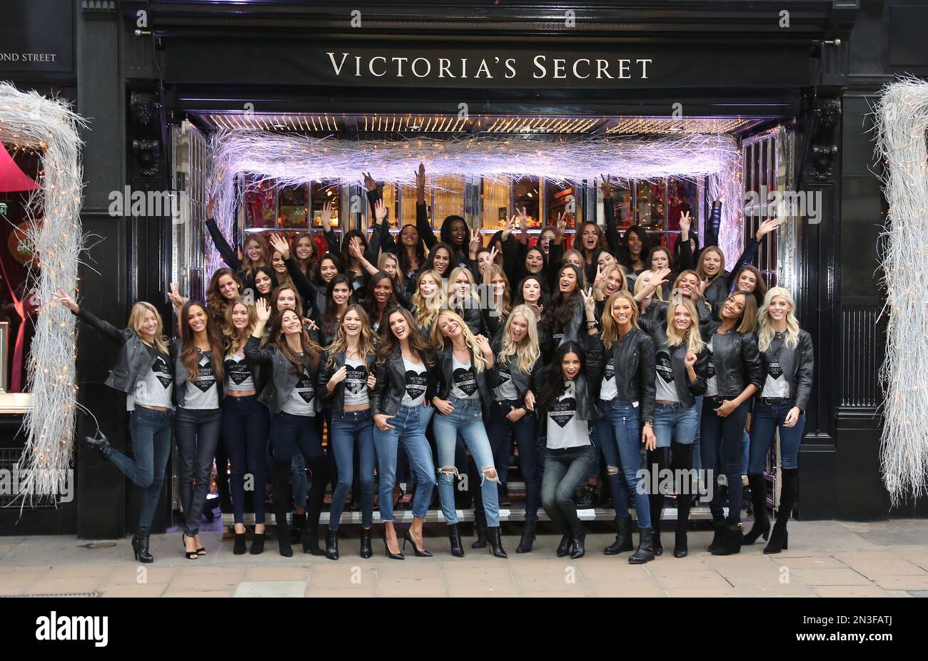 Victoria's Secret models pose for photographers a day ahead of the ...