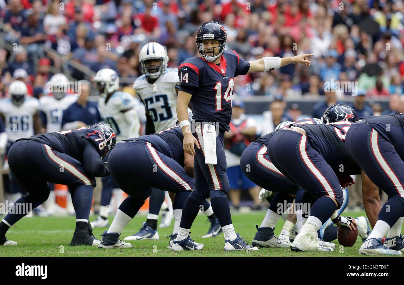 Houston Texans' Ryan Fitzpatrick (14) calls a play during the second ...