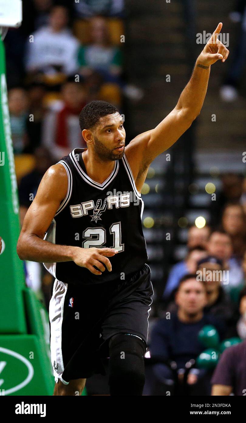 San Antonio Spurs' Tim Duncan acknowledges a teammate's pass during the ...