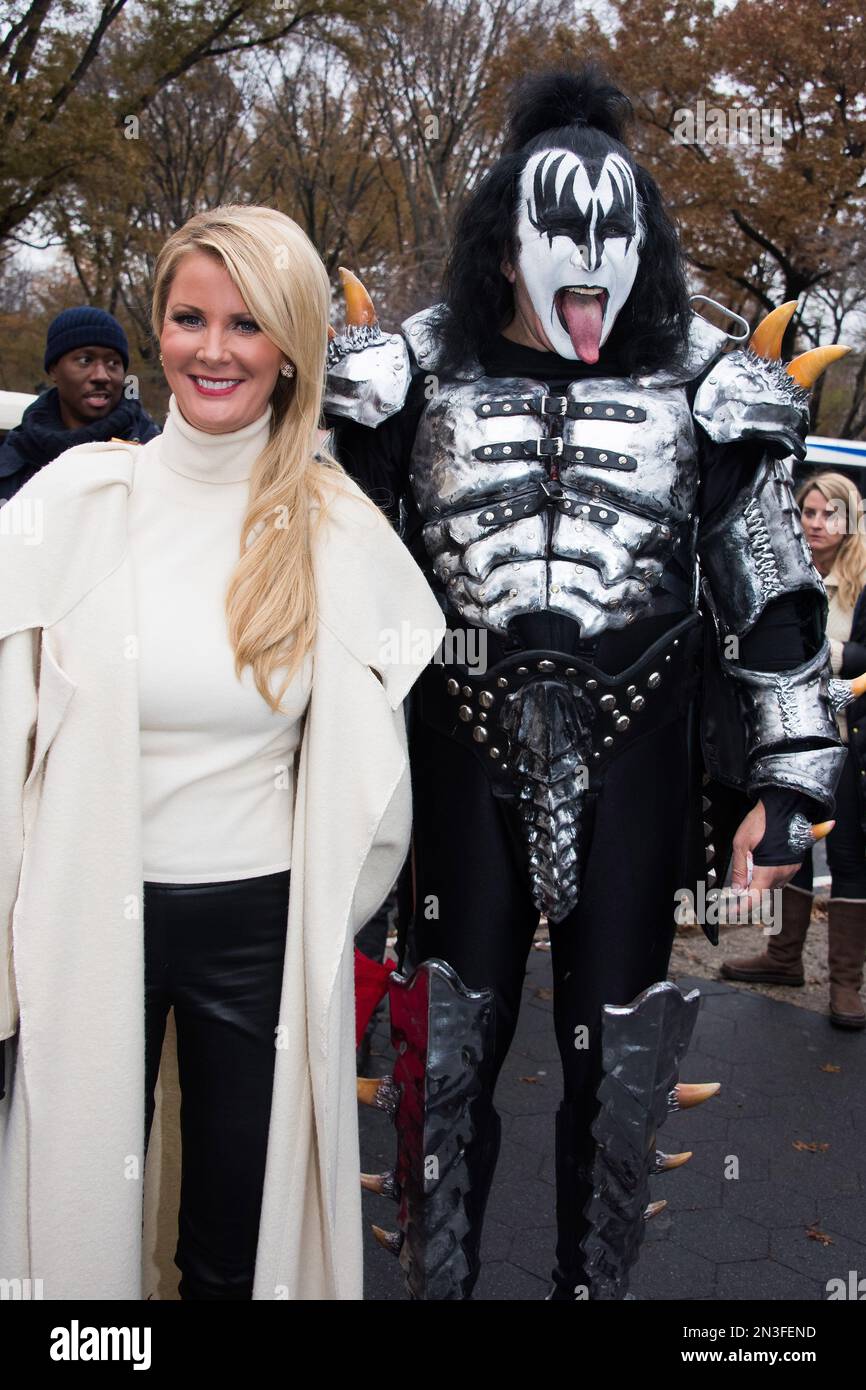 Sandra Lee and Gene Simmons attend the Macy's Thanksgiving Day Parade ...