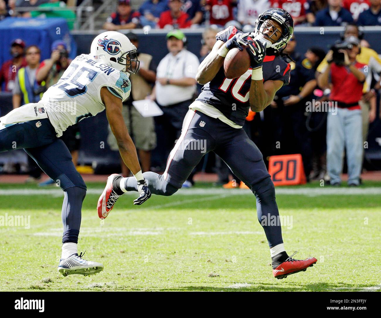 Houston Texans' DeAndre Hopkins catches a touchdown pass in front of ...