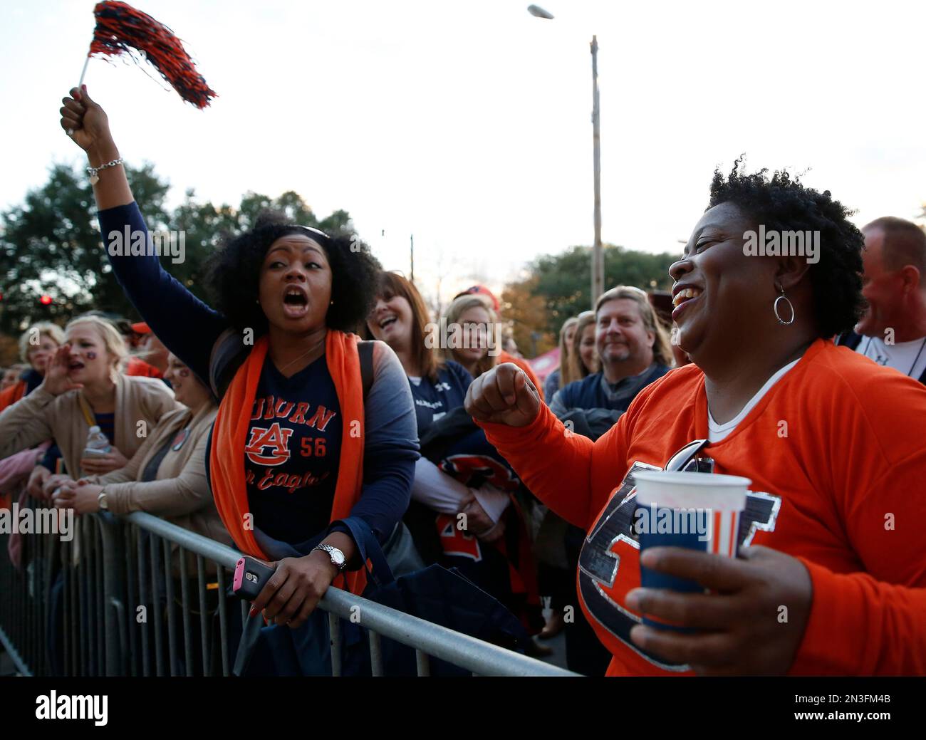 Auburn fans cheer as the team enters the stadium before the first half ...