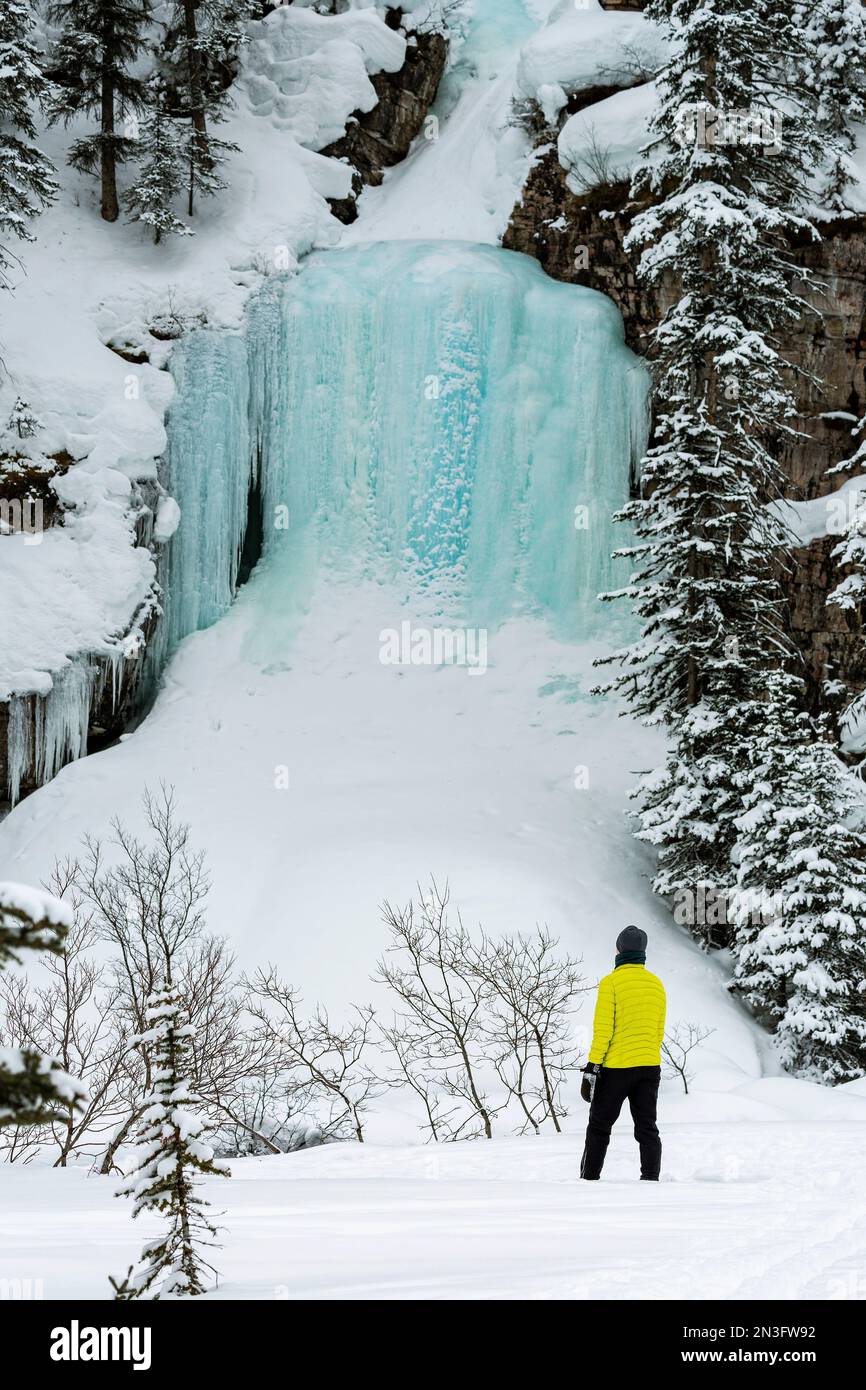 Canadian city snow scene hi-res stock photography and images - Alamy