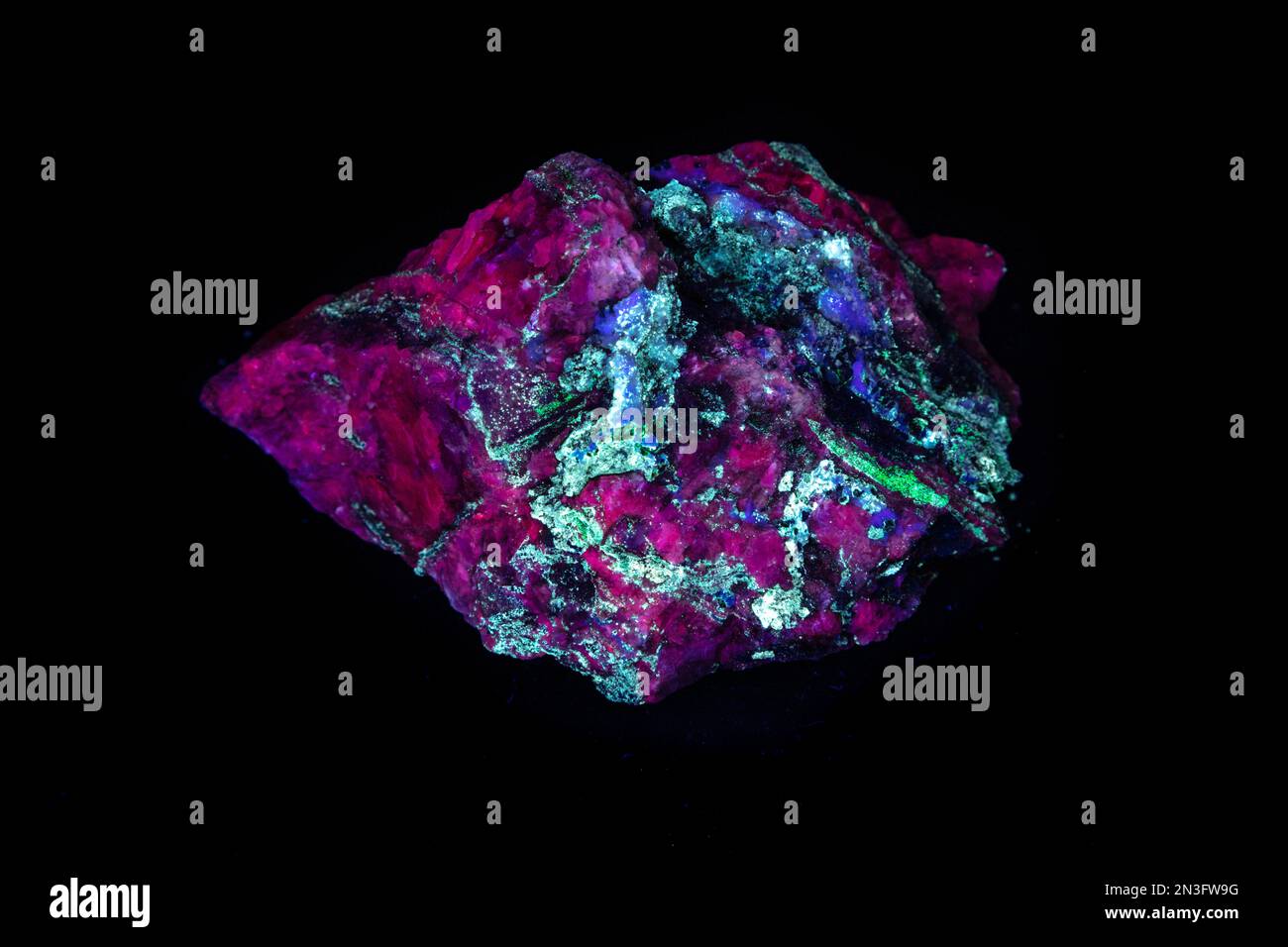 Fluorescent mineral hi-res stock photography and images - Alamy