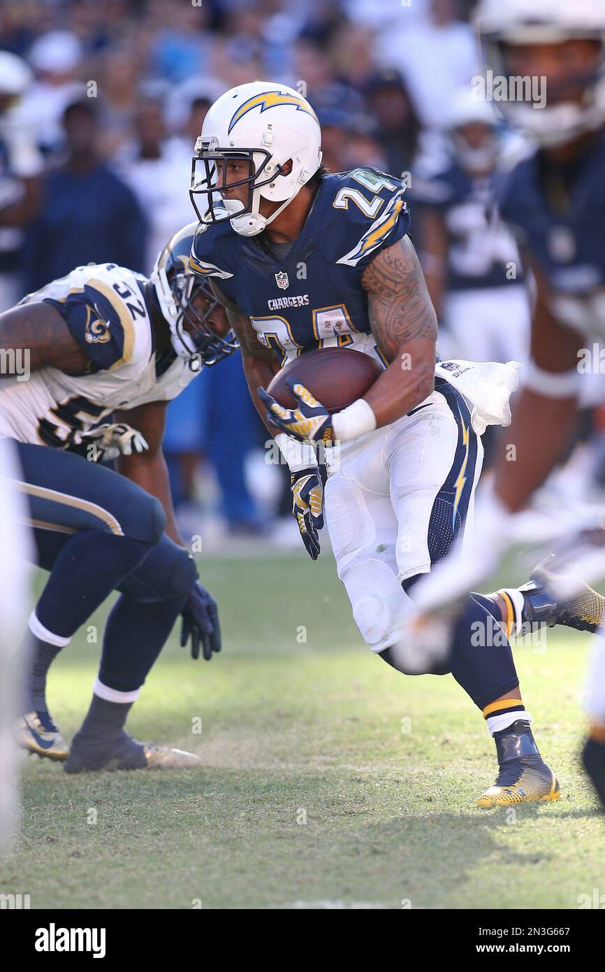 San Diego Chargers running back Ryan Mathews #24 against the St. Louis ...