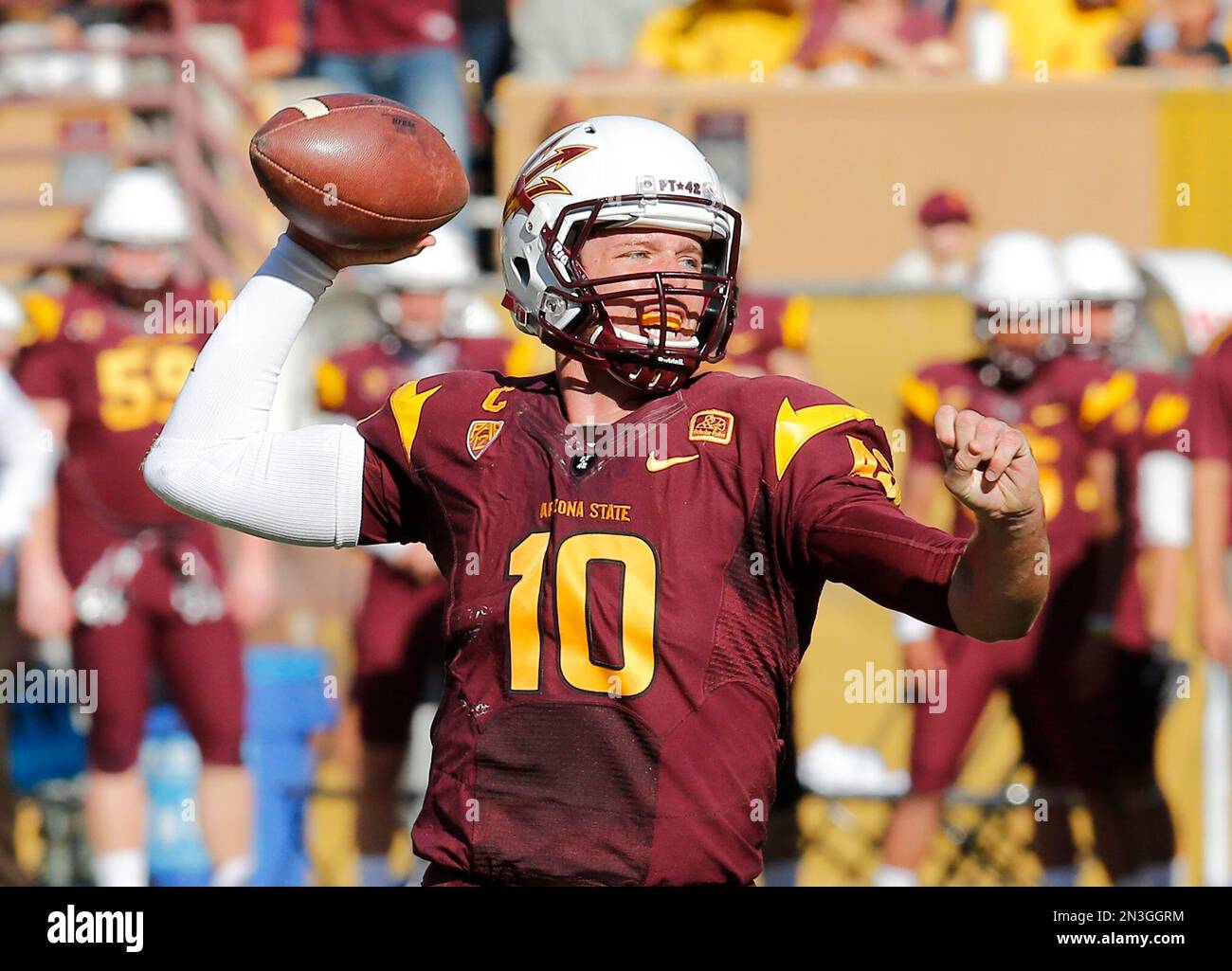 Arizona State quarterback Taylor Kelly (10) in the first half during an ...