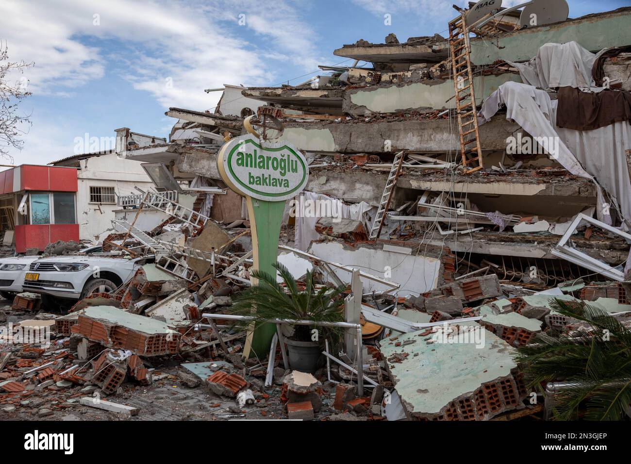 Wreckage after construction house hi-res stock photography and images ...