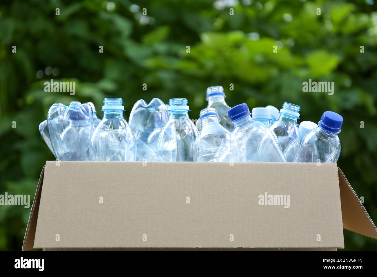 Reduce reuse recycle blue box hi-res stock photography and images - Alamy