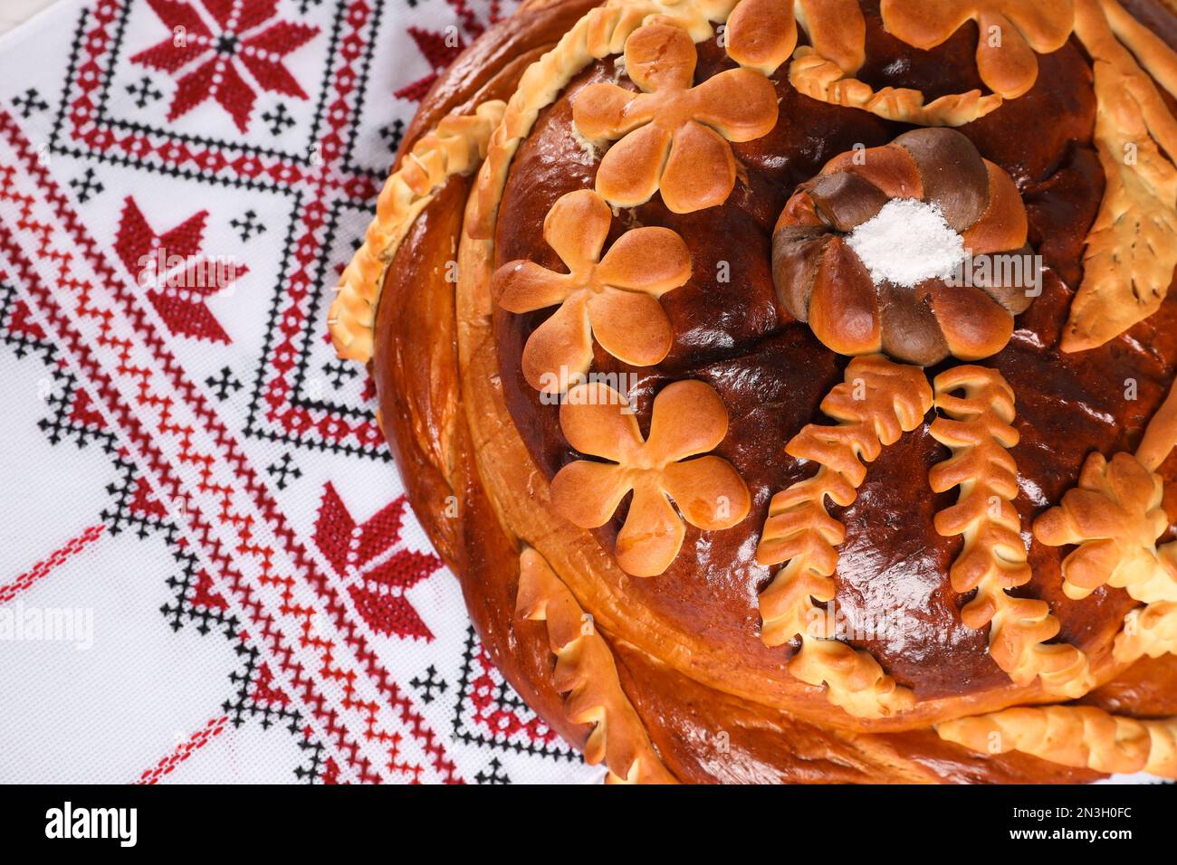 Ukrainian decorated fresh loaf hi-res stock photography and images - Alamy