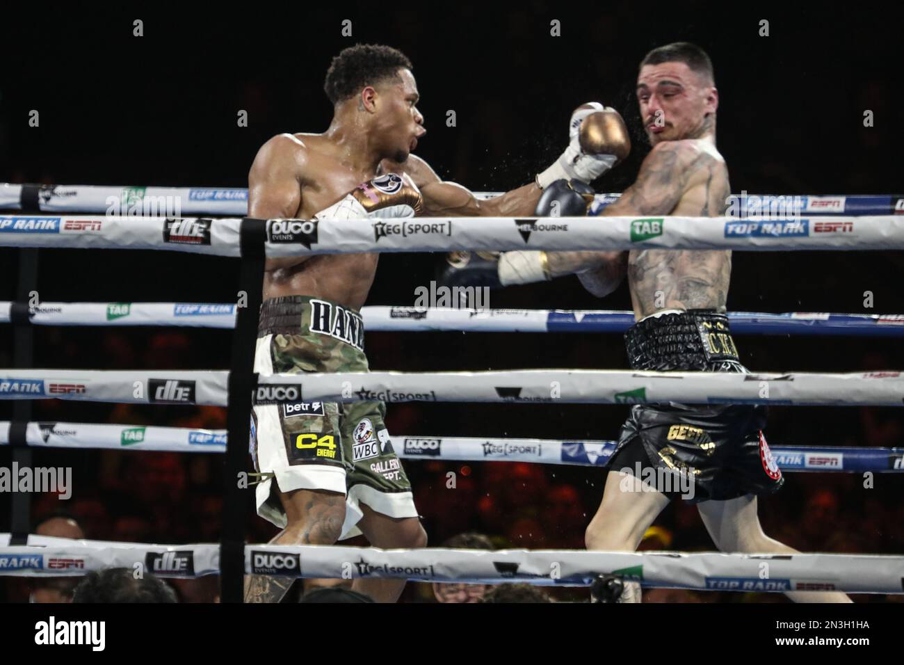 Devin Haney vs George Kambosos Stock Photo - Alamy
