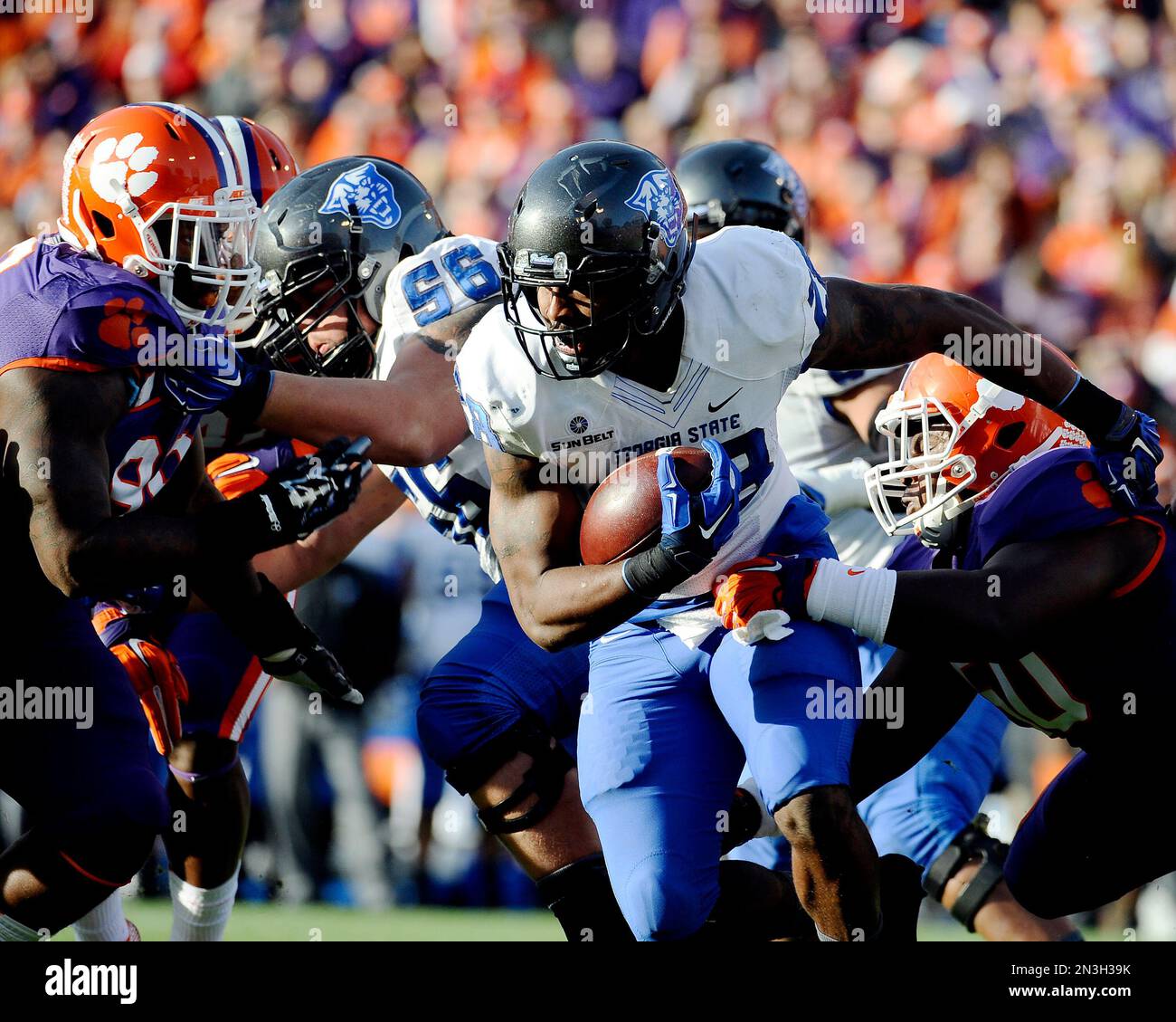Georgia State running back Gerald Howse (28) gains yardage against ...