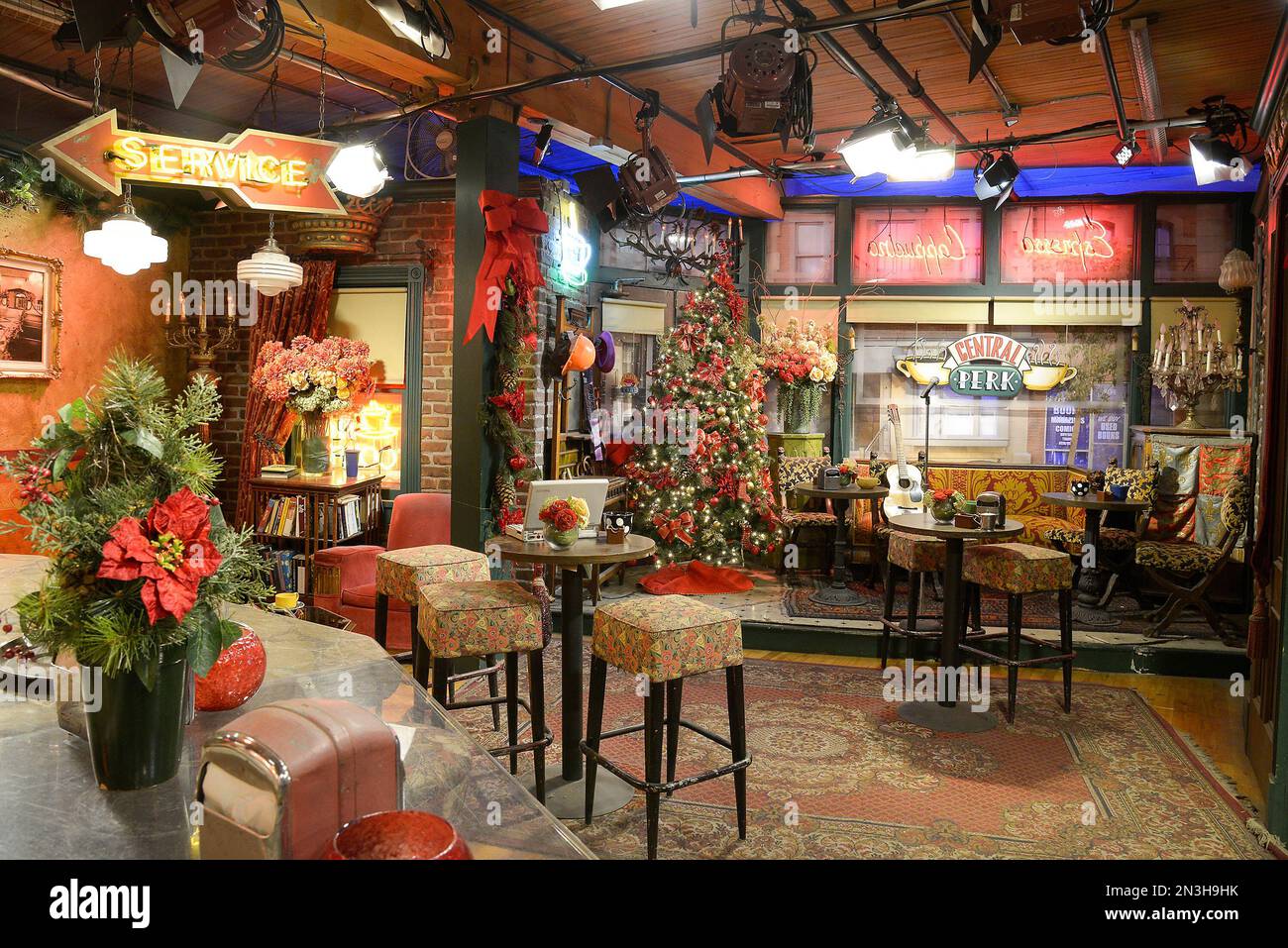 Take the ultimate holiday photo with “Friends” on the Warner Bros. VIP ...