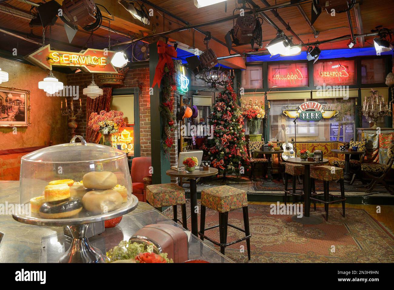 Take the ultimate holiday photo with “Friends” on the Warner Bros. VIP ...