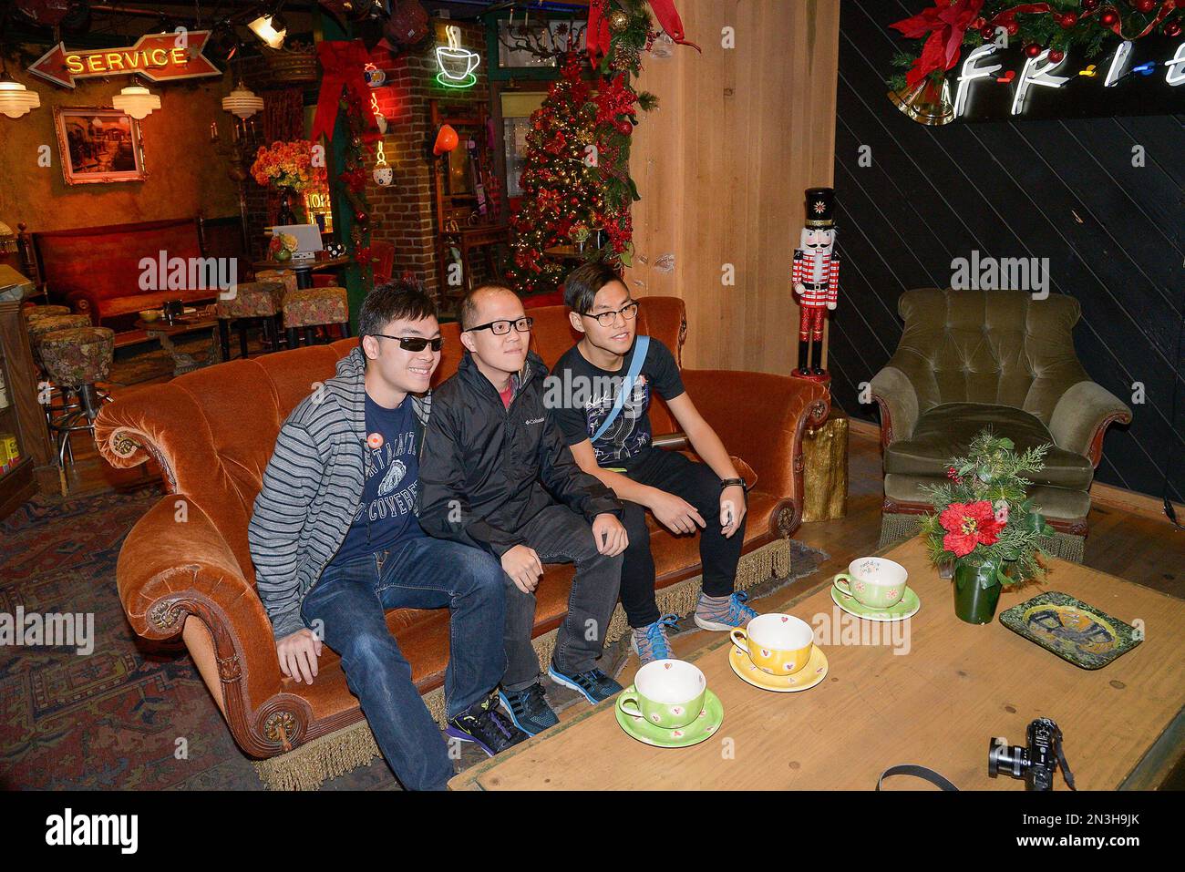 Take the ultimate holiday photo with “Friends” on the Warner Bros. VIP ...