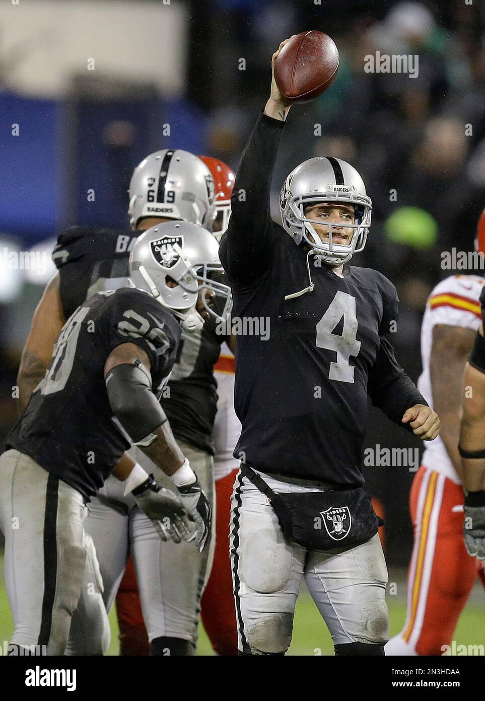 Oakland Raiders quarterback Derek Carr (4) celebrates after the Raiders ...