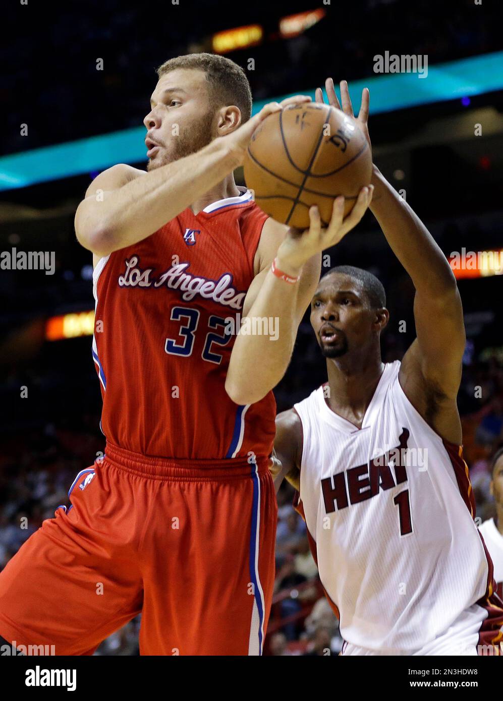 Los Angeles Clippers forward Blake Griffin (32) looks to pass as Miami ...