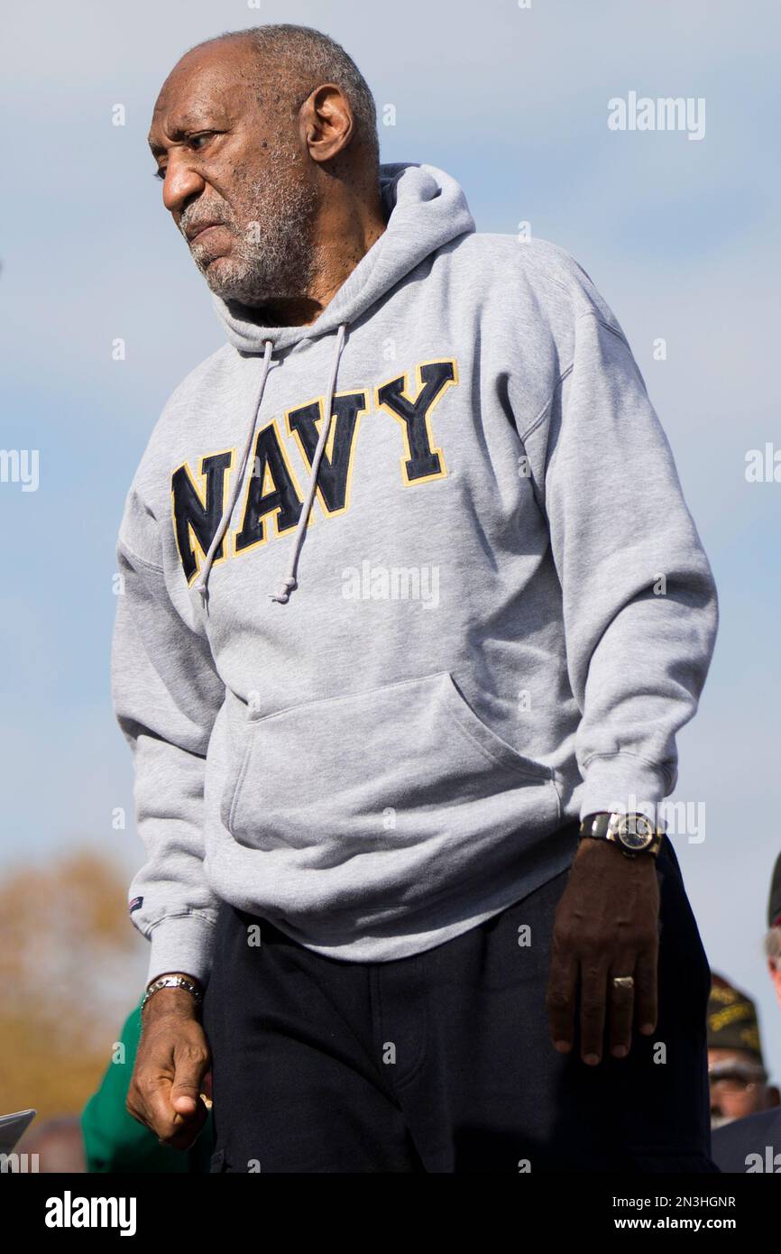 Entertainer and Navy veteran Bill Cosby at a Veterans Day ceremony ...