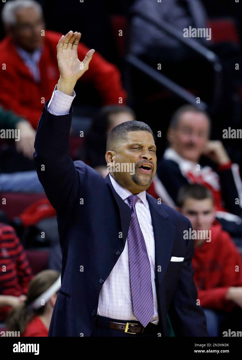Rutgers head coach Eddie Jordan reacts to play during the first half of ...