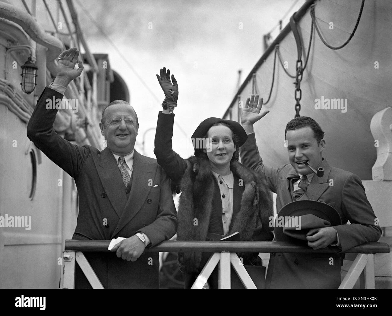 One of the pioneers of the American film industry, Jesse Lasky, along ...