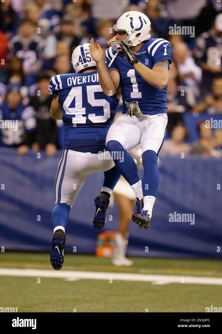 Indianapolis Colts punter Pat McAfee and Indianapolis Colts long ...