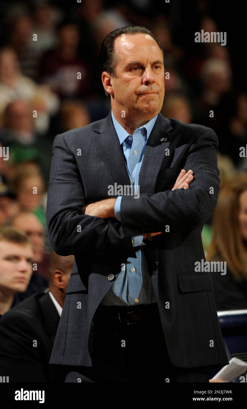 Notre Dame coach Mike Brey watches his team in action in an NCAA ...