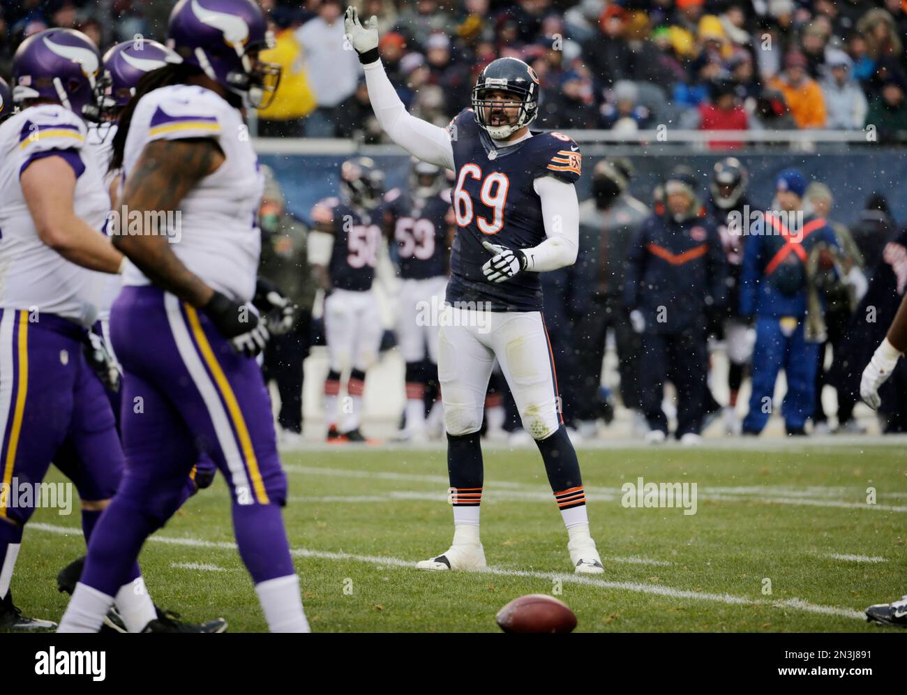 Chicago Bears defensive end Jared Allen (69) waits for a play to begin ...