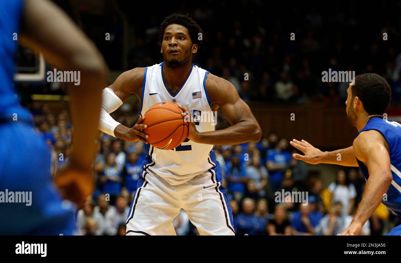 Duke's Justise Winslow (12) looks to pass the ball during the first ...
