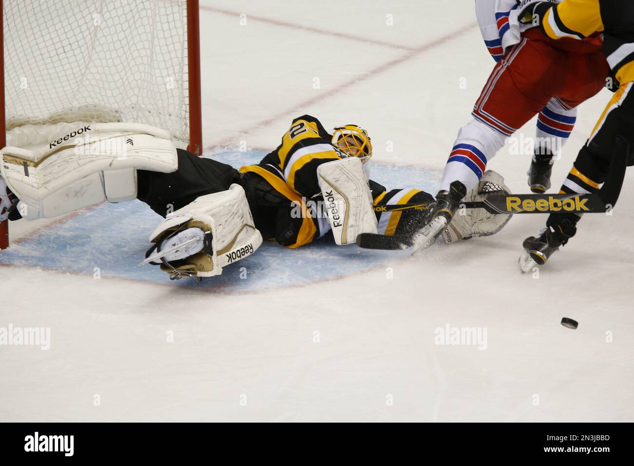 Pittsburgh Penguins goalie Marc-Andre Fleury (29) plays against the New ...