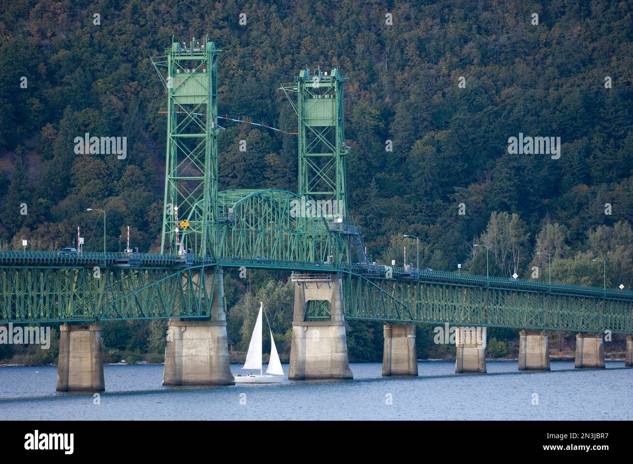 Scenes along the Columbia River at Hood River, Oregon, USA, with a ...