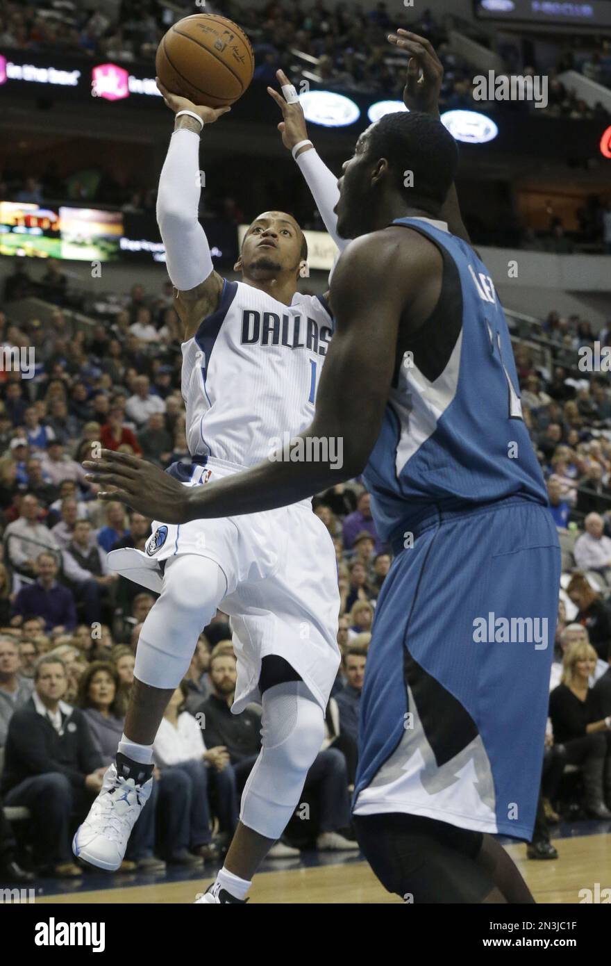 Dallas Mavericks guard Monta Ellis (11) shoots during the first half of ...