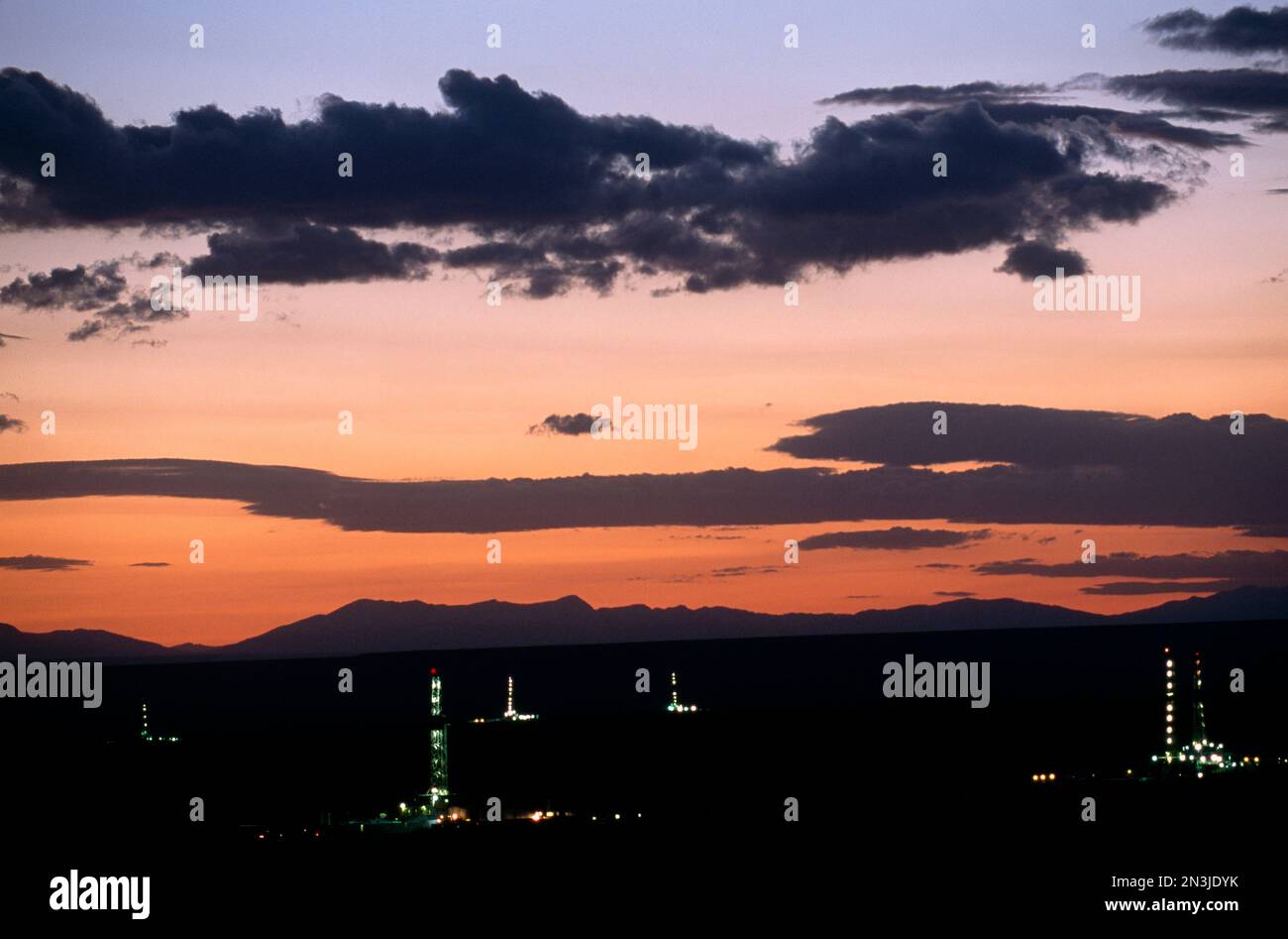 Drilling rigs hi-res stock photography and images - Alamy