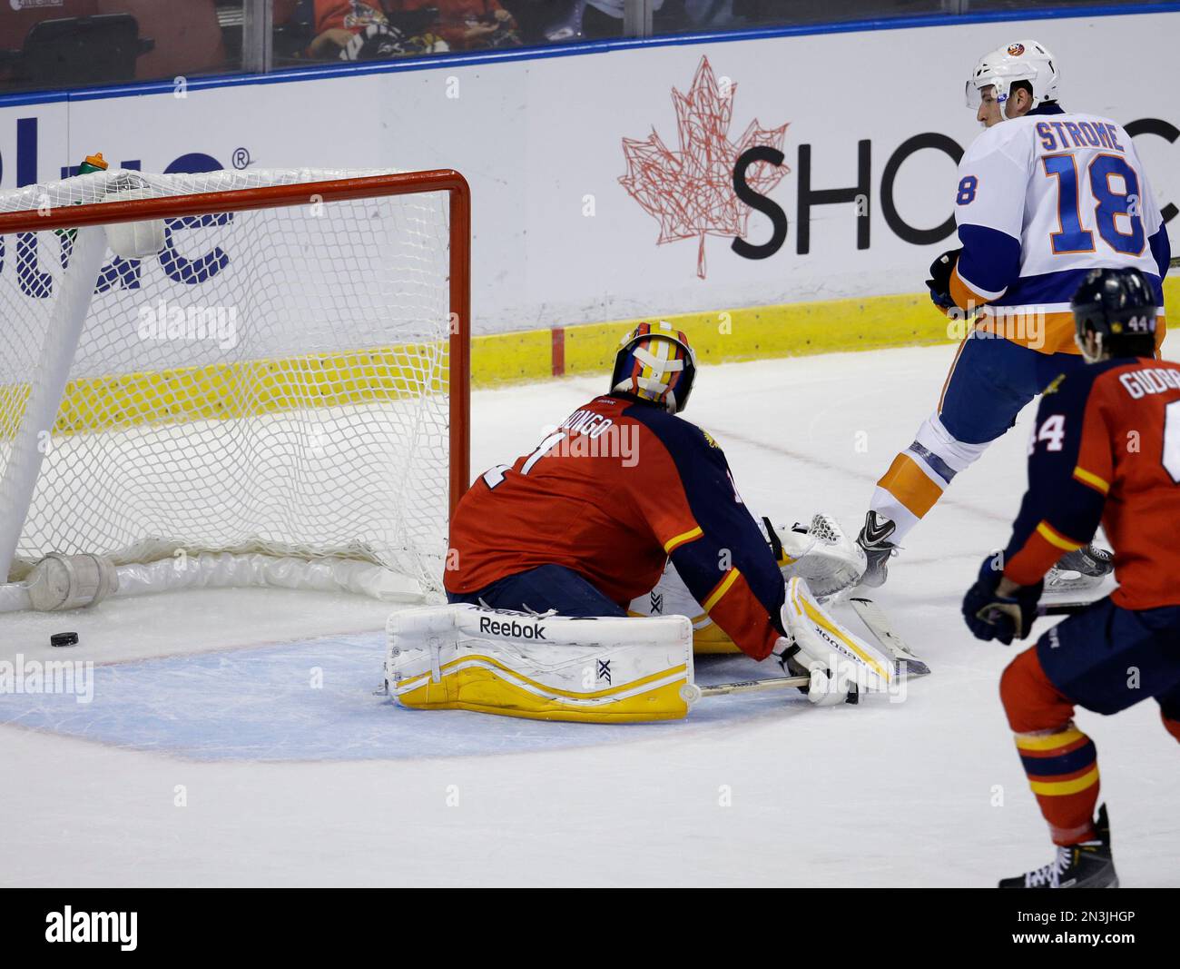 Florida Panthers goalie Roberto Luongo (1) looks behind after New York ...