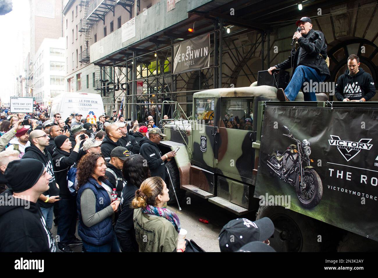 Actor R. Lee “Gunny” Ermey, Vietnam veteran and character actor best ...