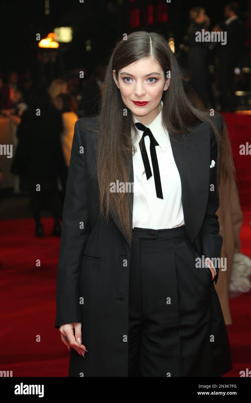 Lorde poses for photographers upon arrival to the world premiere of the ...