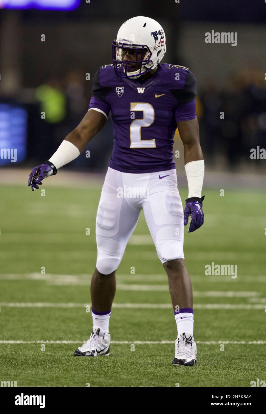 Washington wide receiver Kasen Williams lines up for a play in the ...