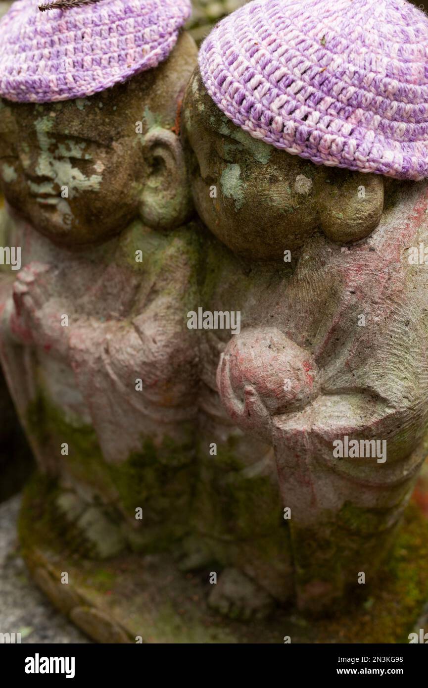 Stone statues at the Okunoin Cemetery, Koyasan, Japan Stock Photo - Alamy