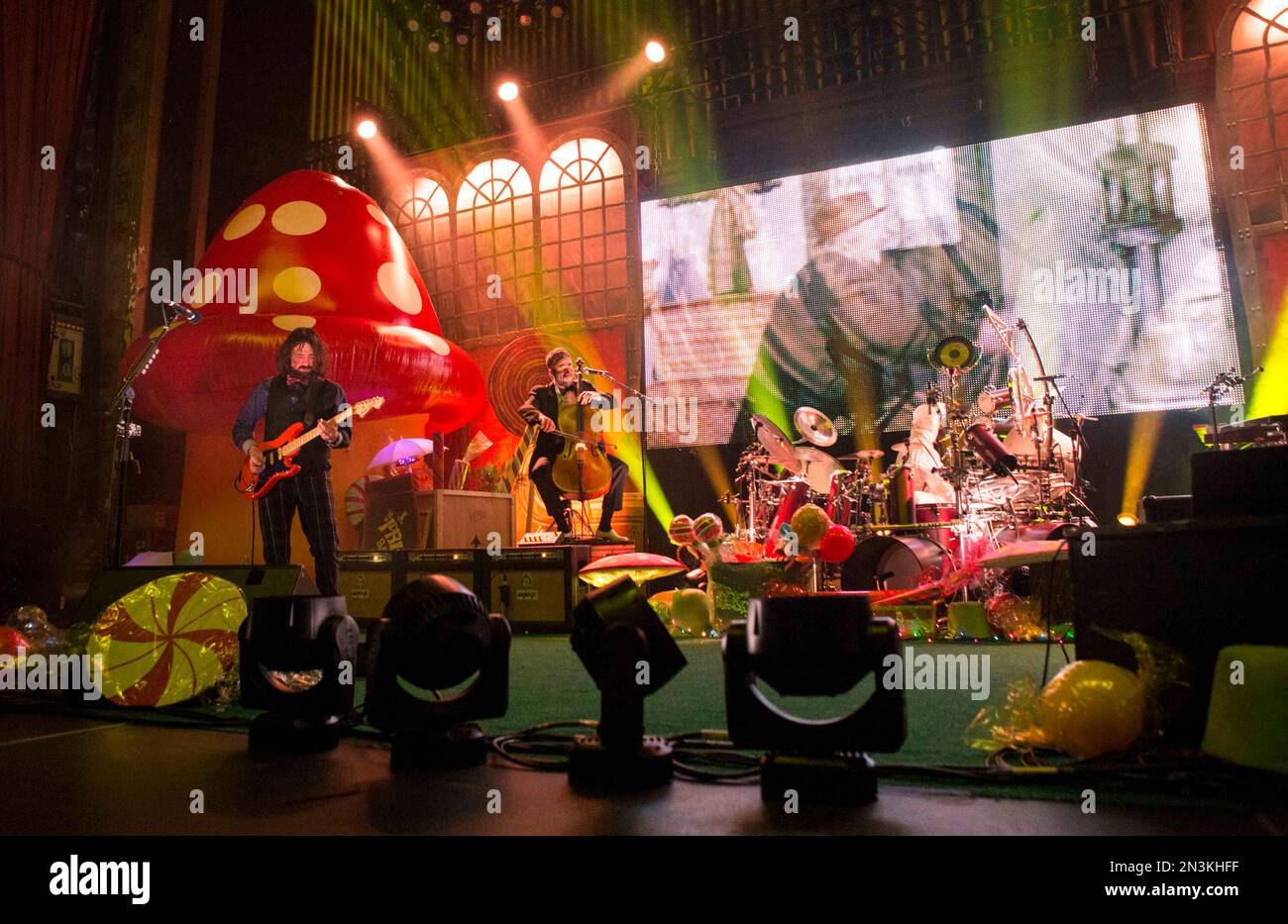 Les Claypool, Larry "Ler" LaLonde and Tim "Herb" Alexander with Primus ...