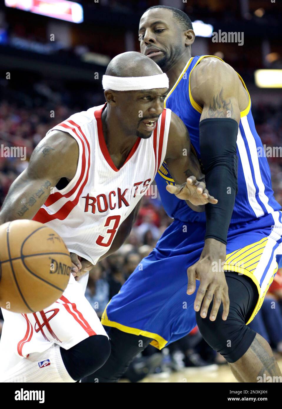 Houston Rockets' Jason Terry (31) pushes his way past Golden State ...