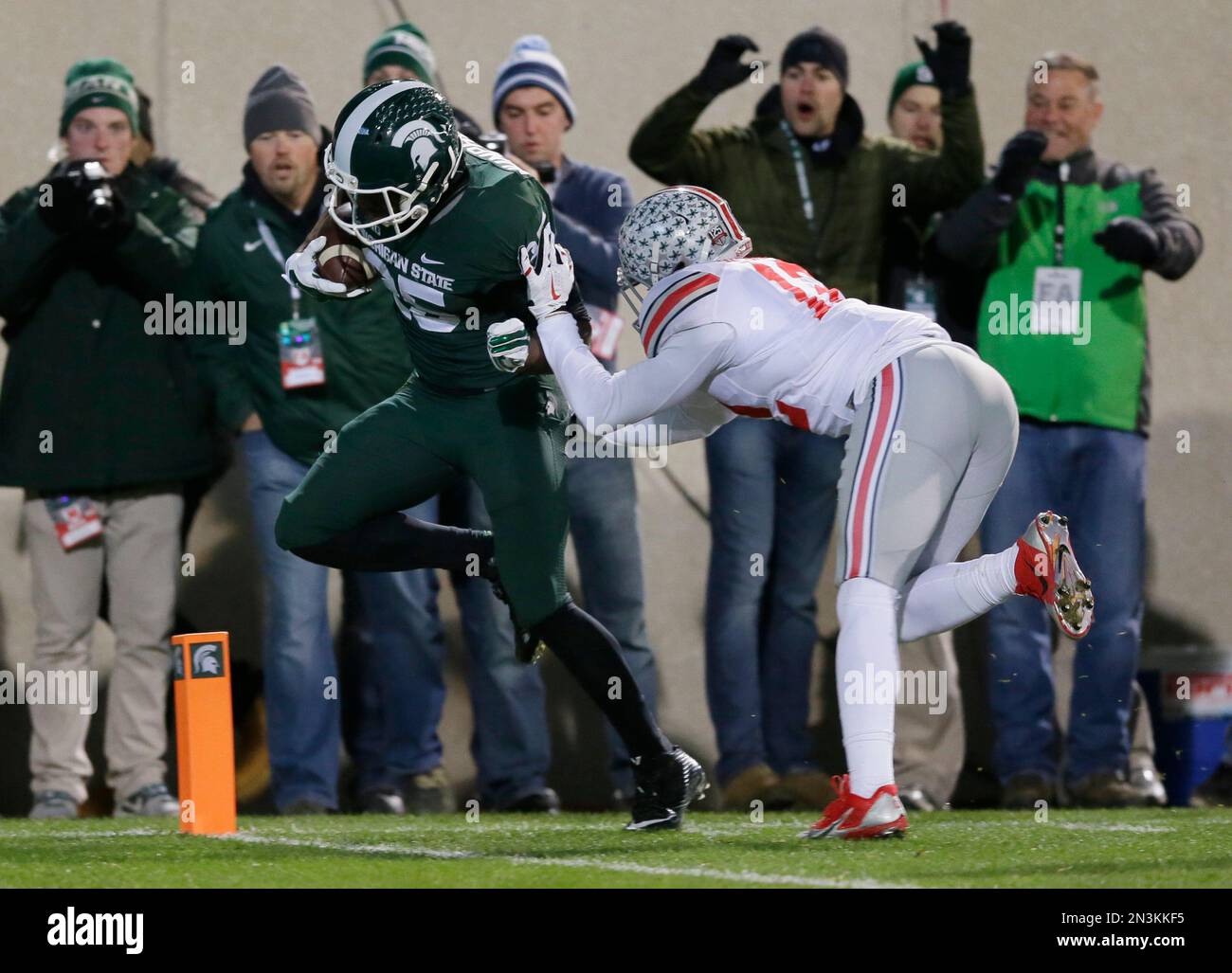 Michigan State wide receiver Keith Mumphery (25) outruns Ohio State ...