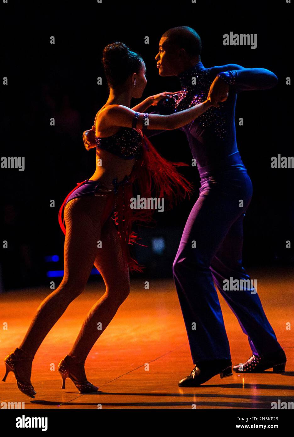 Salsa dancers Yeifren Mata from Venezuela and Stephanie Roman from ...
