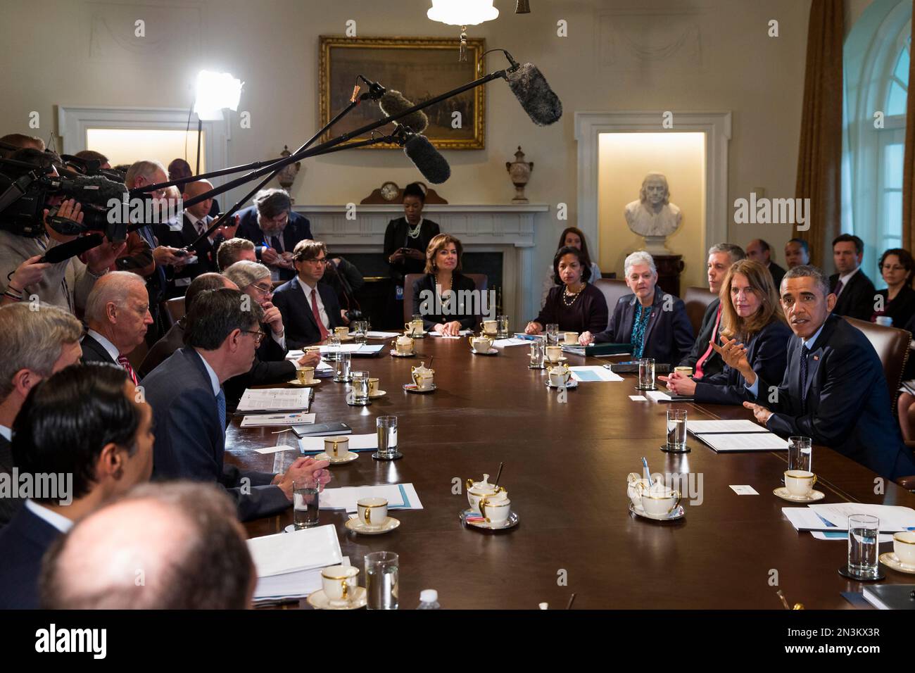 White house cabinet room hi-res stock photography and images - Alamy